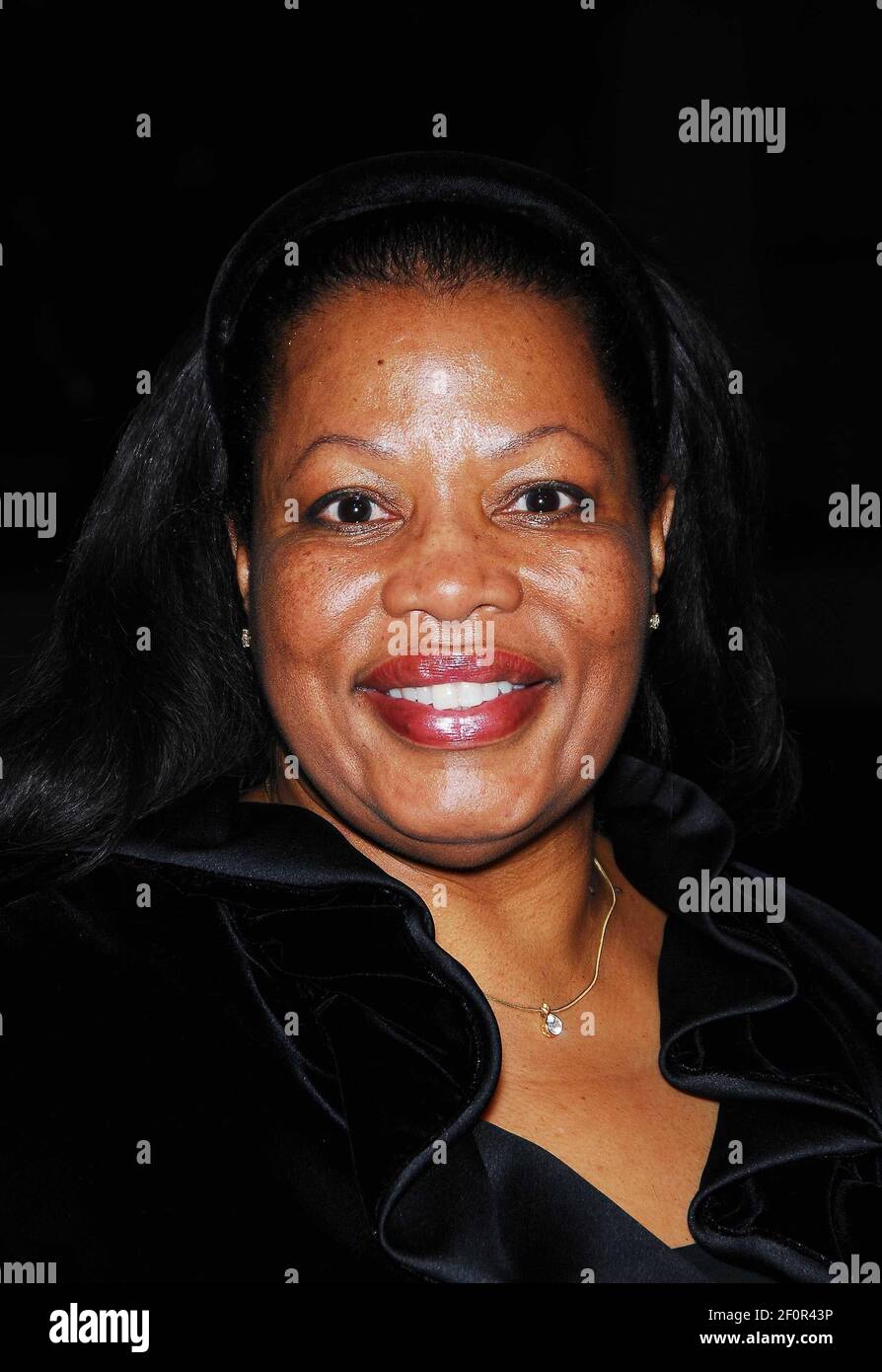 Jennifer Echols. 27 November 2006 - Los Angeles, California. "10 Items ...