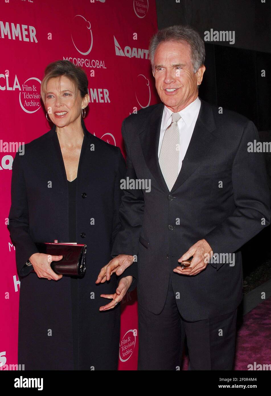 Annette Bening and Warren Beatty. 3 December 2006 - Westwood ...