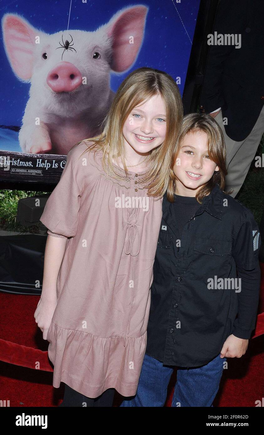 Dakota Fanning and Dominic Scott Kay. 10 December 2006 - Hollywood ...