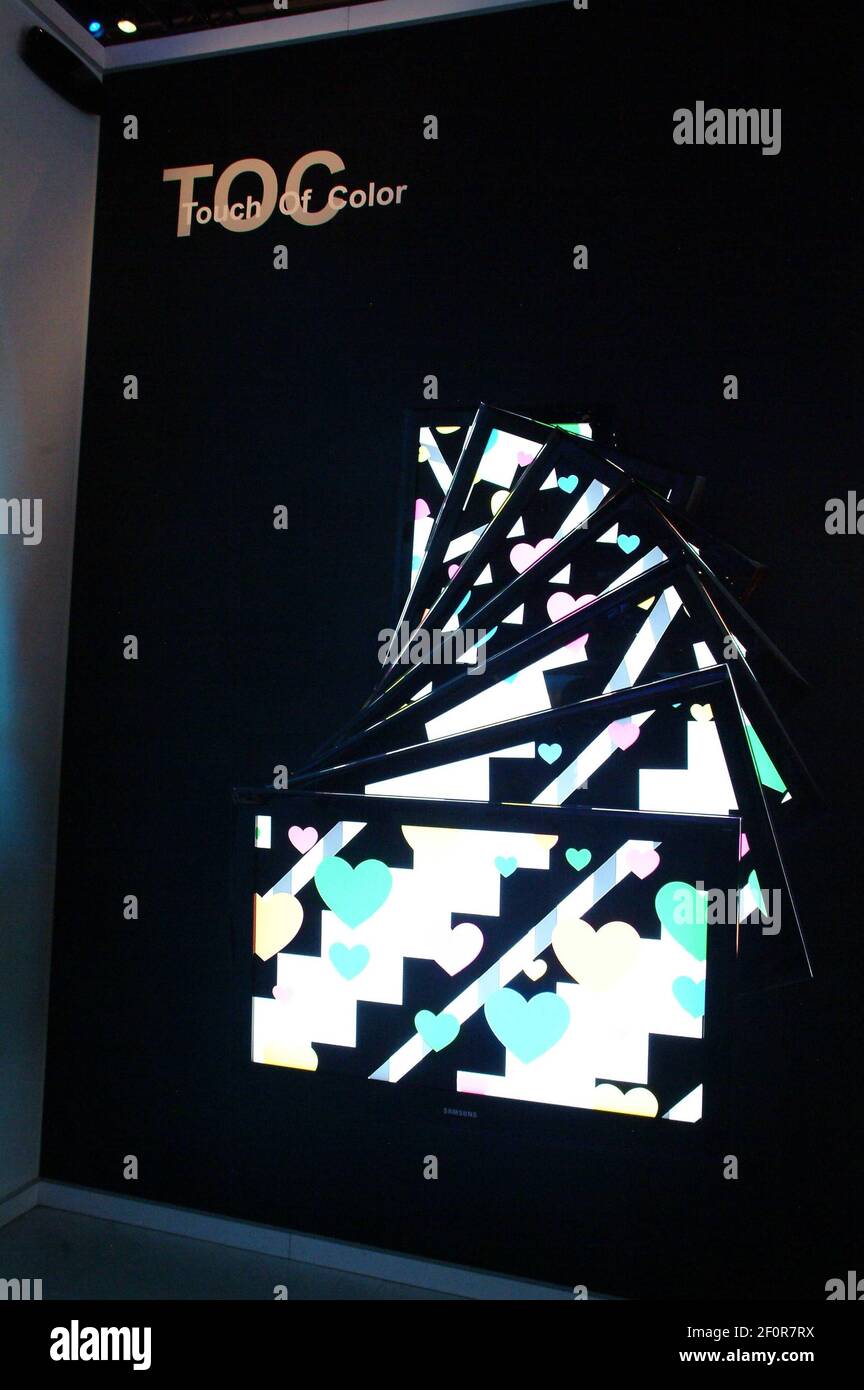 9 January 2008 - Las Vegas, Nevada - Touch of colour by Samsung at CES ...