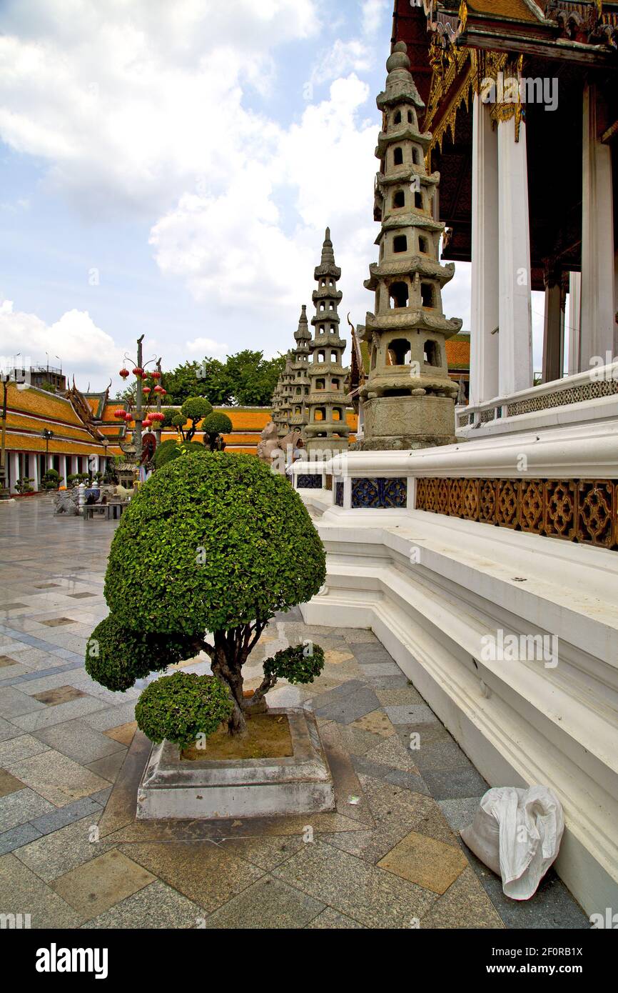Bonsai temple bangkok thailand incision of the temple Stock Photo - Alamy