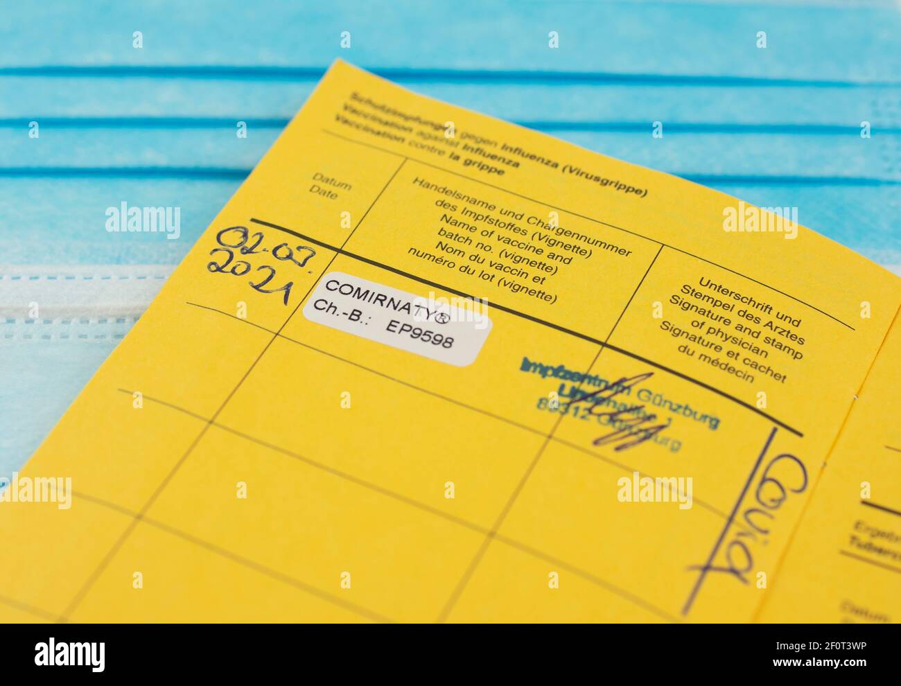 Vaccination certificate with entry for vaccination with Comirnaty from ...