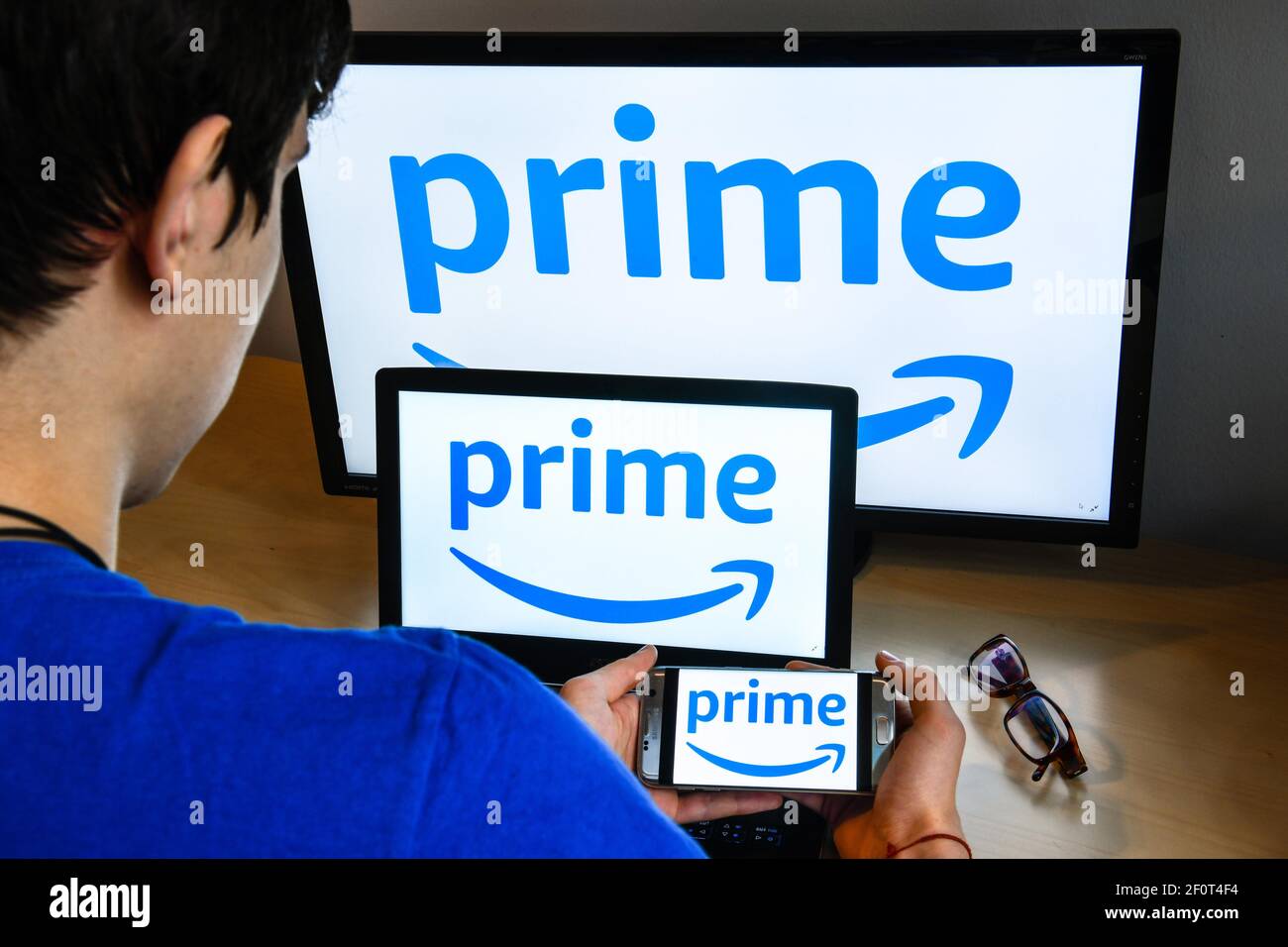 Amazon prime logo symbol hi-res stock photography and images - Alamy
