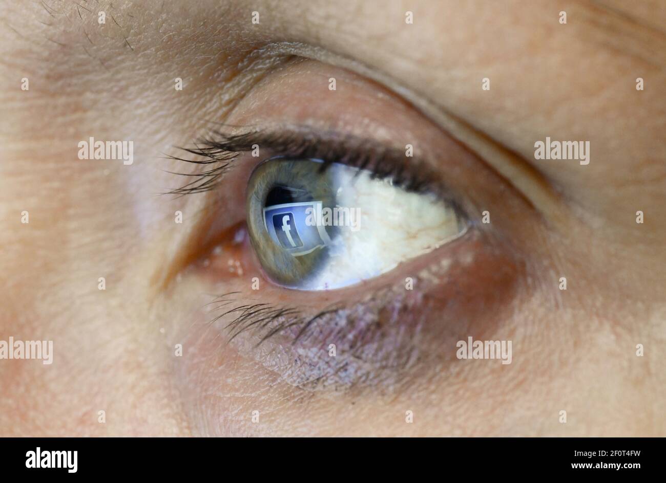 Eye, Logo Facebook Stock Photo - Alamy