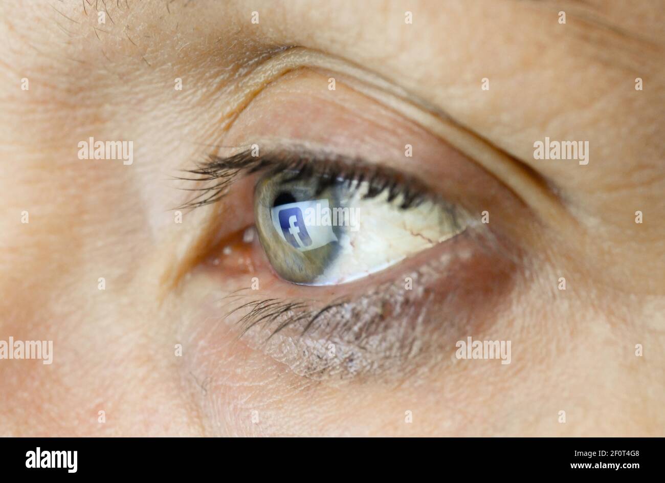 Eye, Logo Facebook Stock Photo - Alamy