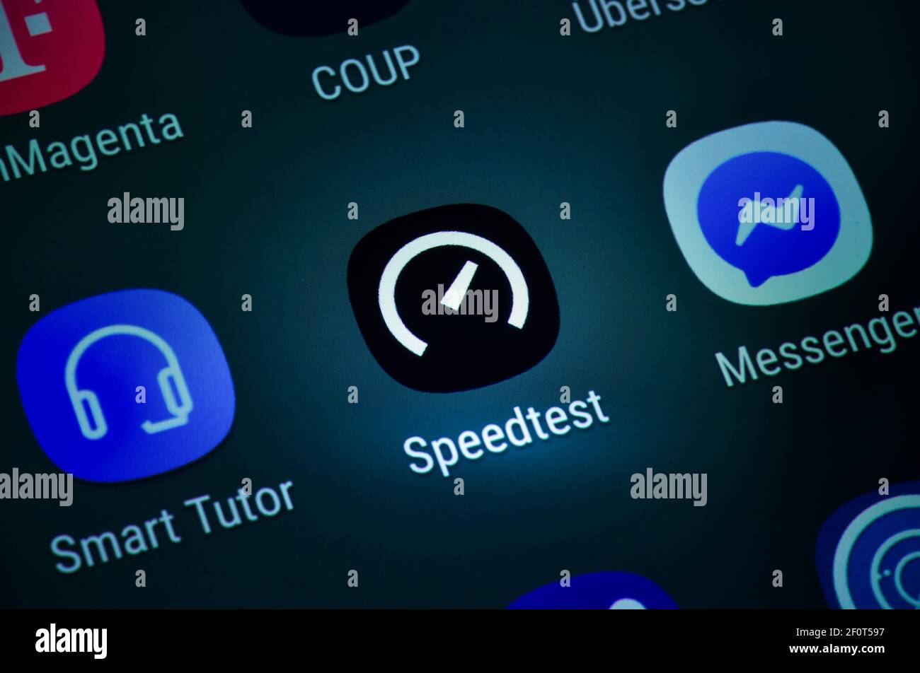 Speedtest logo hi-res stock photography and images - Alamy