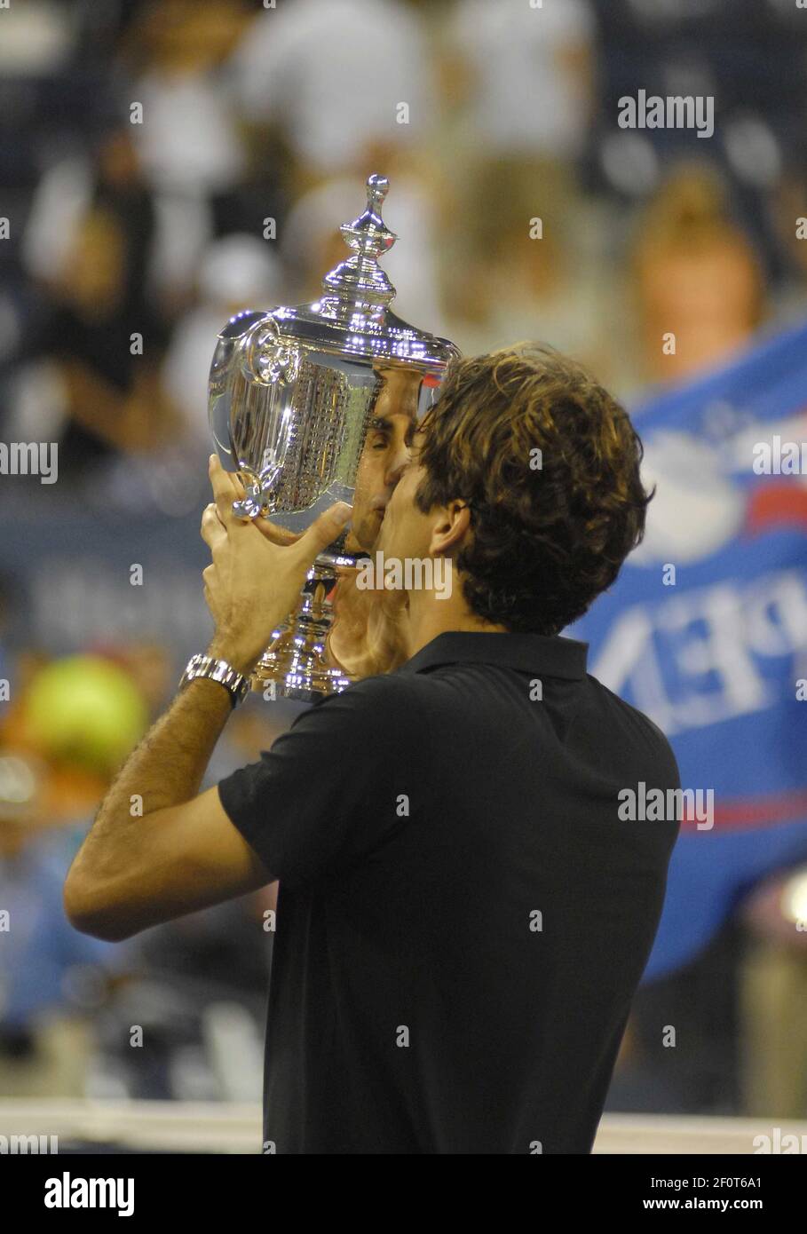 9 September 2007- New York, NY- Roger Federer wins his fourth ...