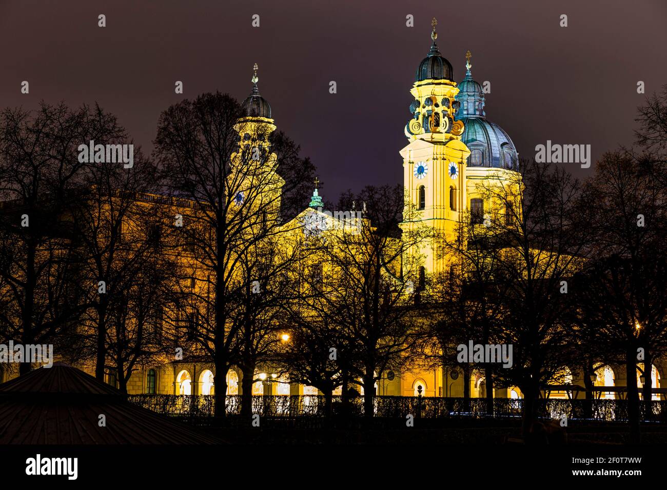 Courtyard overview hi-res stock photography and images - Alamy