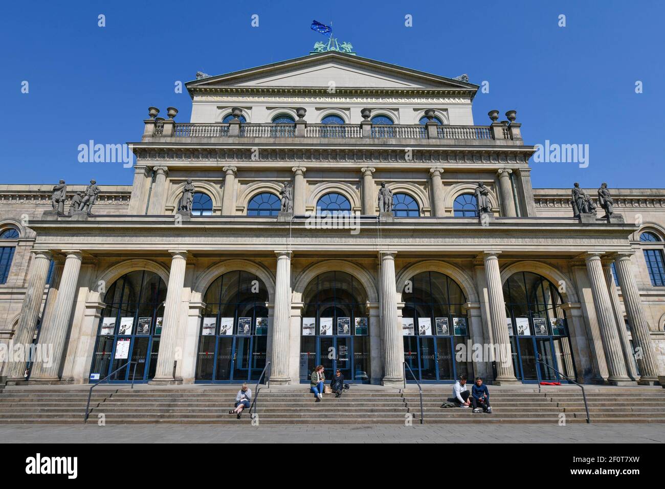 Hanover state opera house hi-res stock photography and images - Alamy