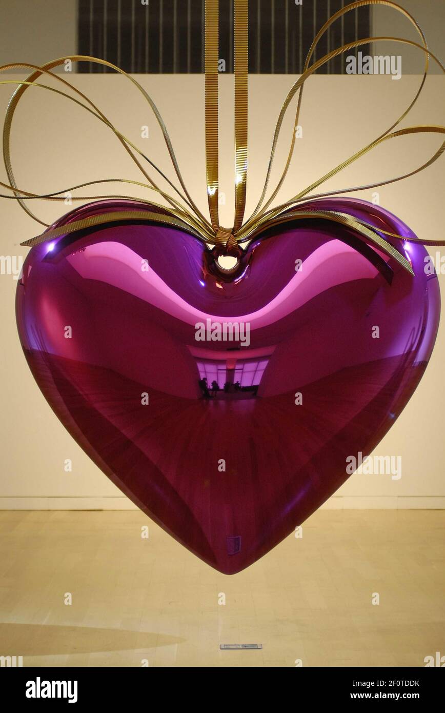 2 October 2007- New York, NY- Artist Jeff Koons' Hanging Heart is on ...