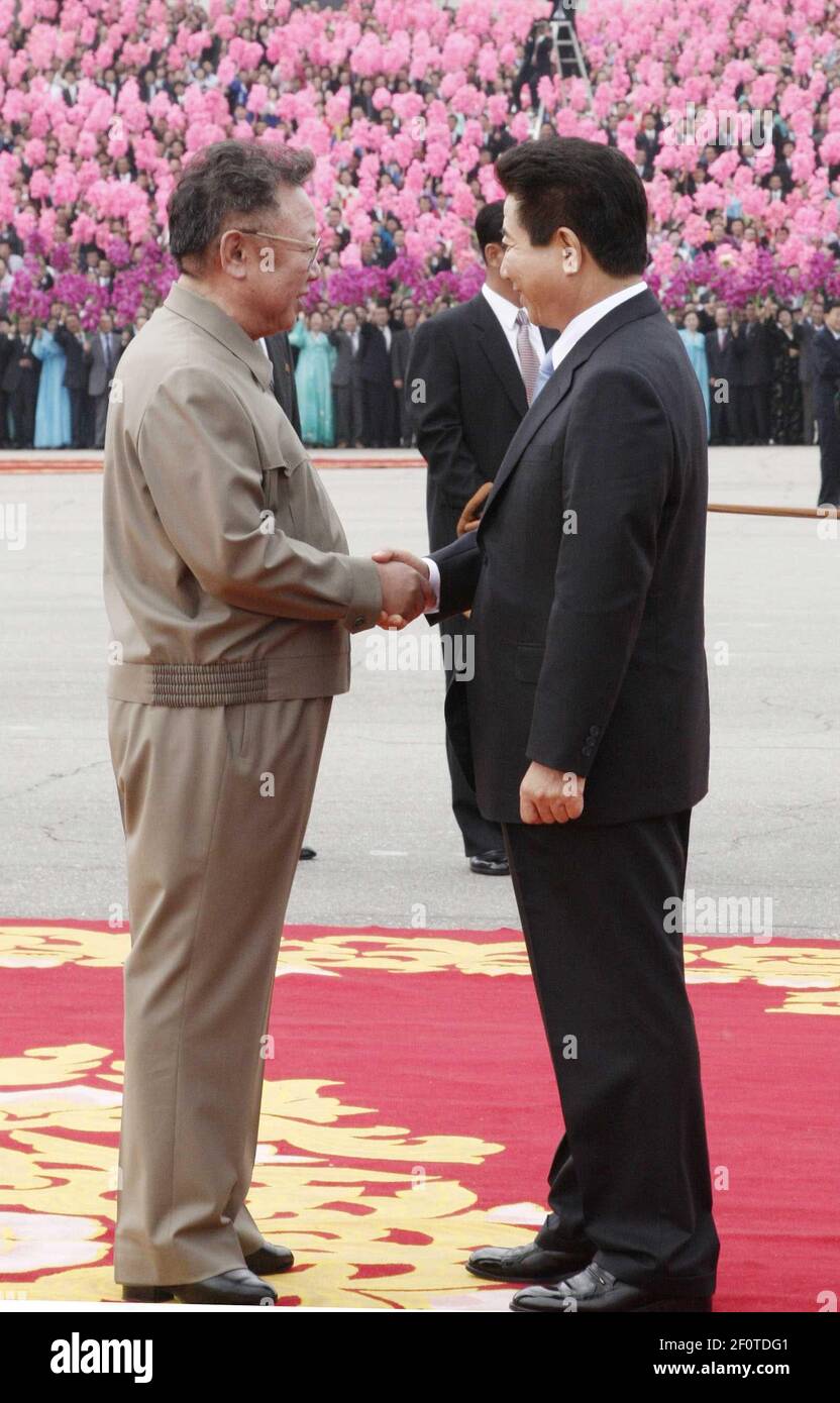2 October 2007 - Pyongyang, North Korea -South Korean President Roh Moo ...