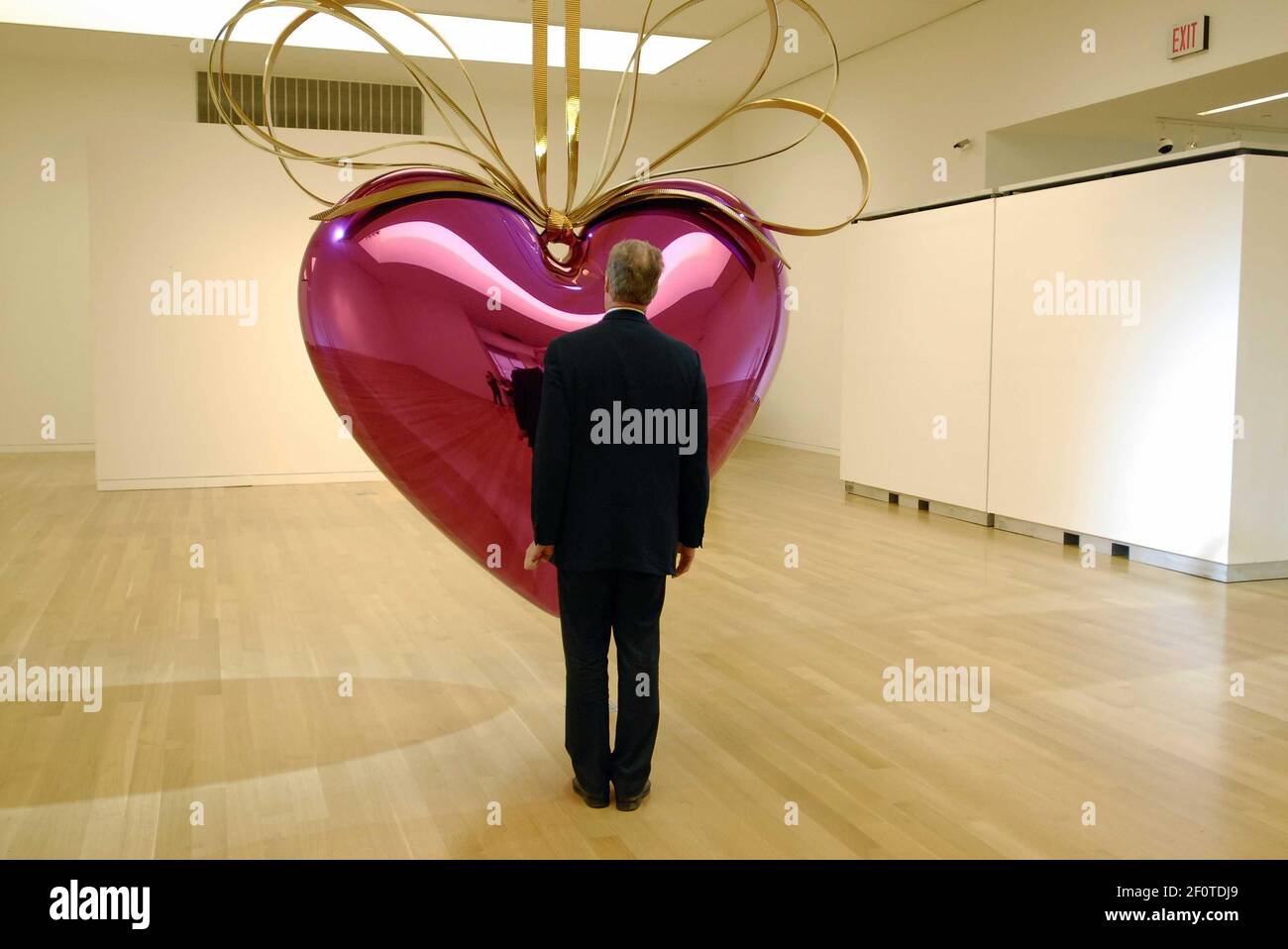 2 October 2007- New York, NY- Artist Jeff Koons' Hanging Heart is on ...