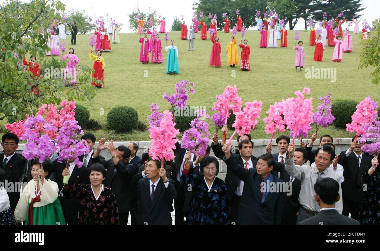 2 October 2007 - Pyongyang, North Korea - North Koreans wave to South ...
