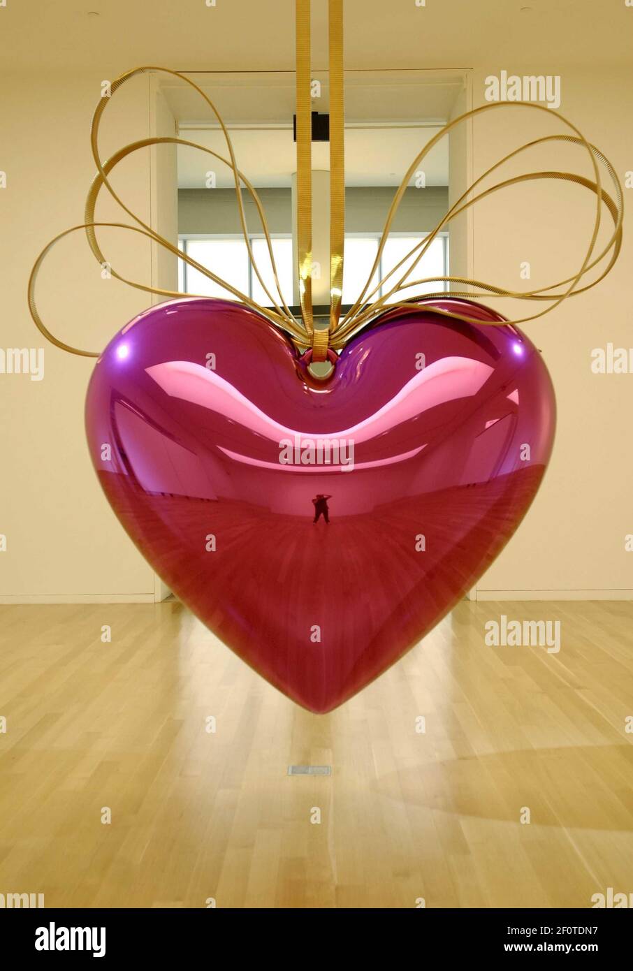 2 October 2007- New York, NY- Artist Jeff Koons' Hanging Heart is on ...