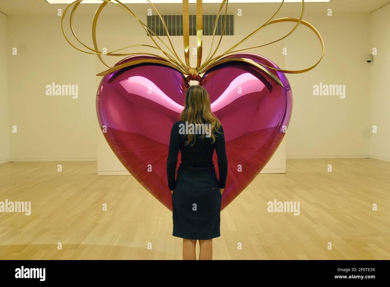 2 October 2007- New York, NY- Artist Jeff Koons' Hanging Heart is on ...