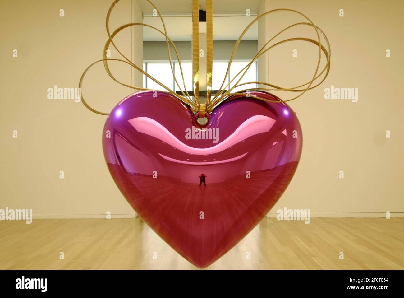 2 October 2007- New York, NY- Artist Jeff Koons' Hanging Heart is on ...