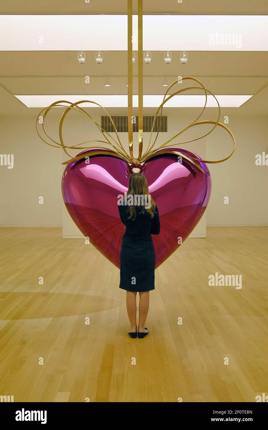 2 October 2007- New York, NY- Artist Jeff Koons' Hanging Heart is on ...