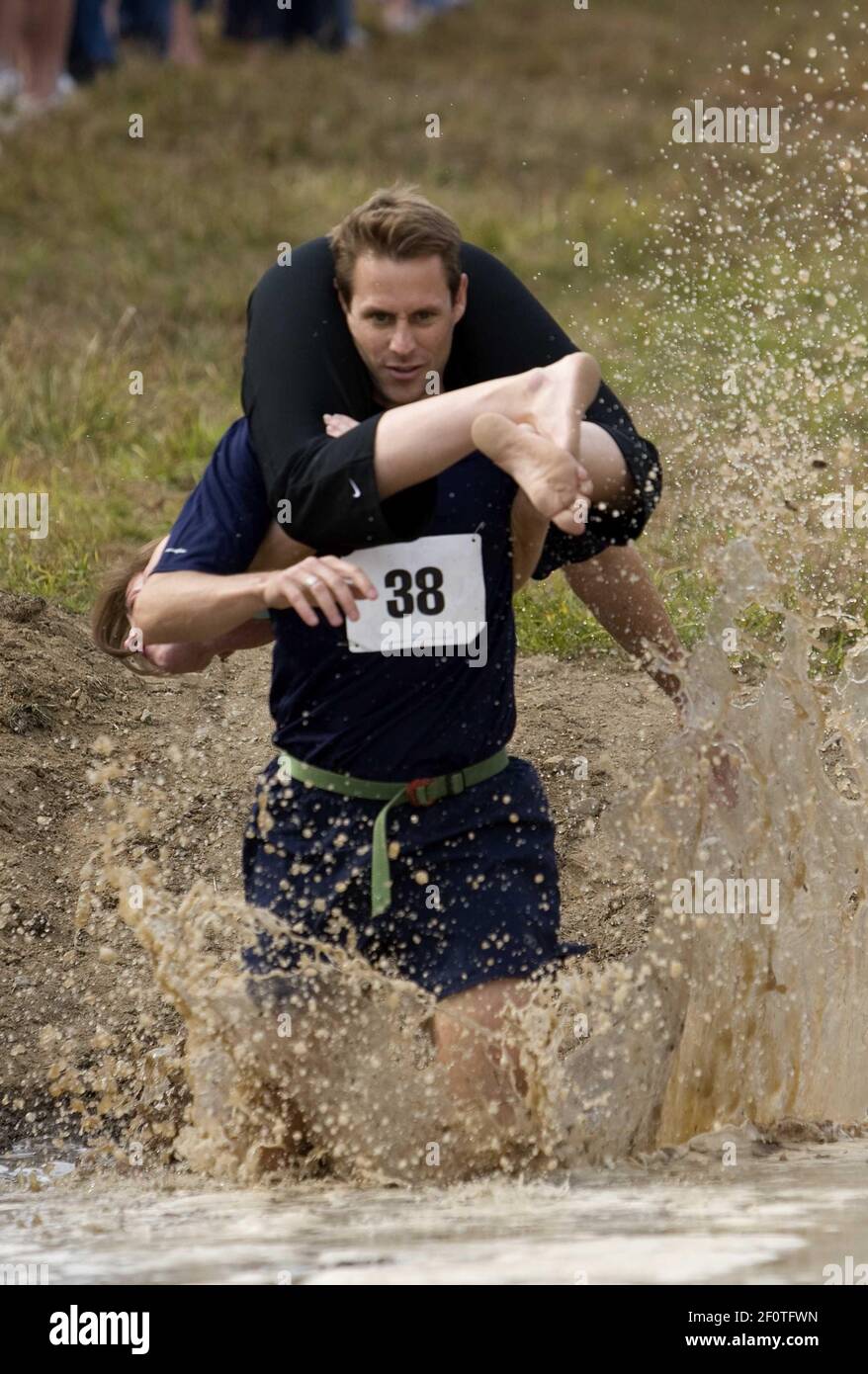 6 October 2007 Ã Bethel, Maine Ã Mike McNeilly and Deb Gordon compete ...
