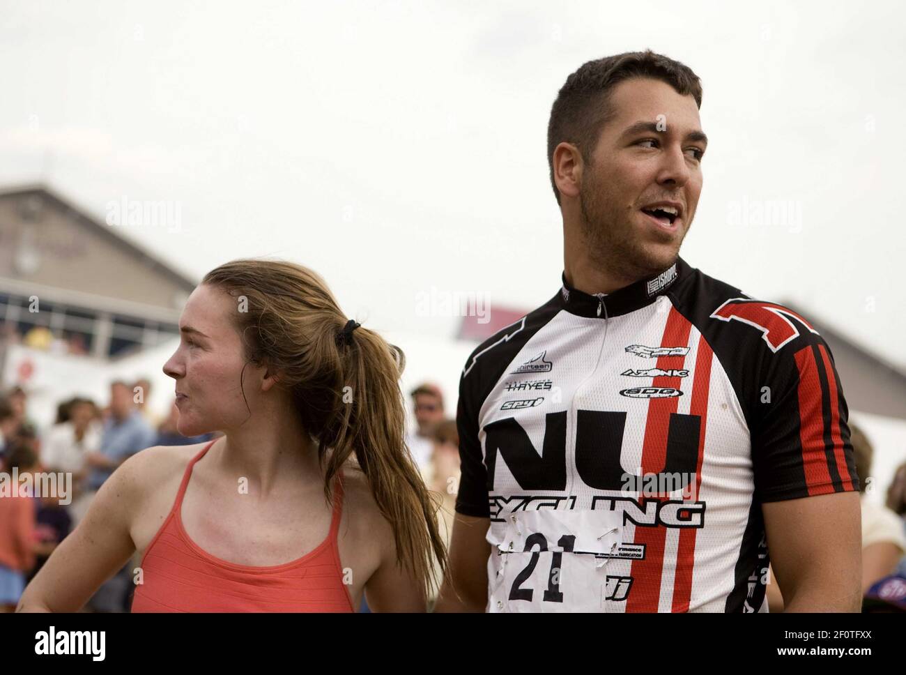 6 October 2007 Ã Bethel, Maine Ã Julia Stone, left, and boyfriend Keith ...