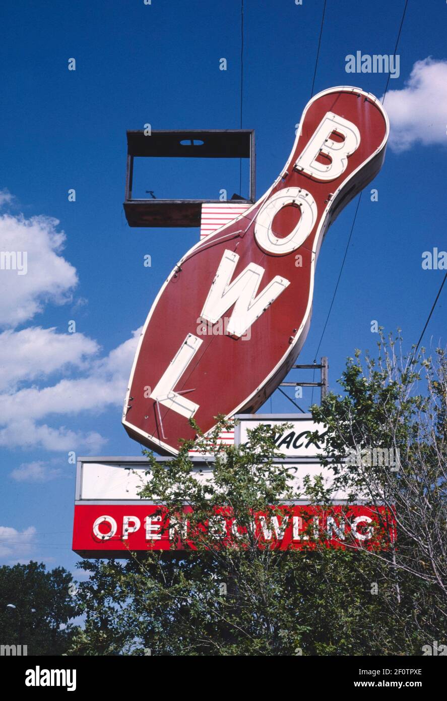 Vintage bowling sign hi-res stock photography and images - Alamy