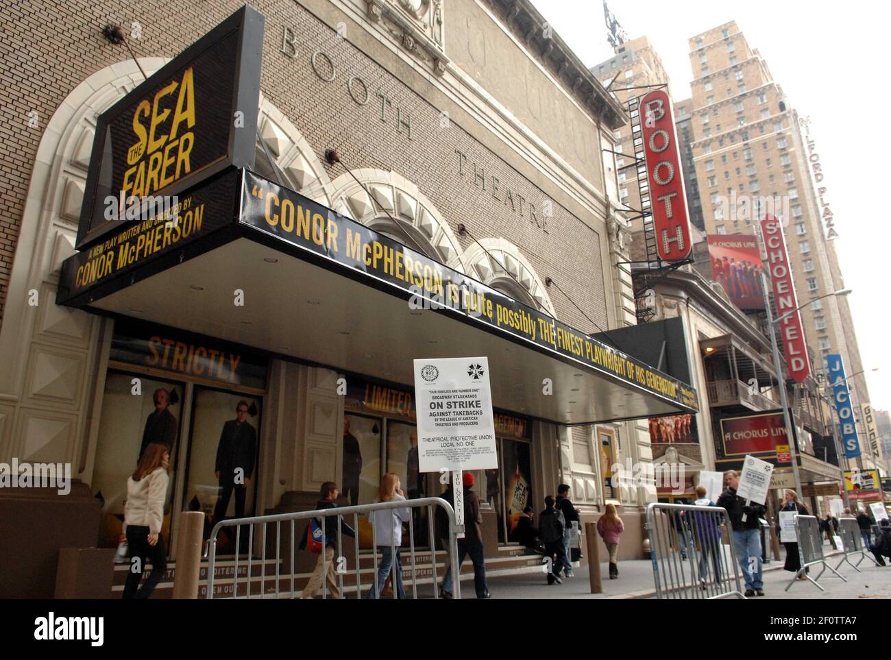 12 November 2007 - New York, NY - Union representatives picket outside ...