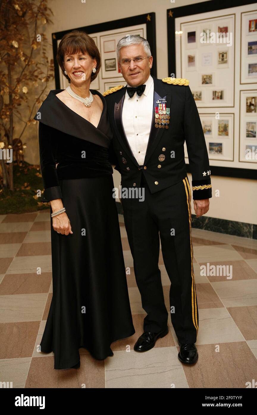 2 December 2007 - Washington, DC - Guests and honorees of the Kennedy ...