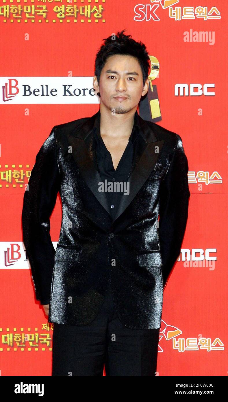 1 DECEMBER 2007 - SEOUL SOUTH KOREA - South Korean actor Joo Jin-Mo ...