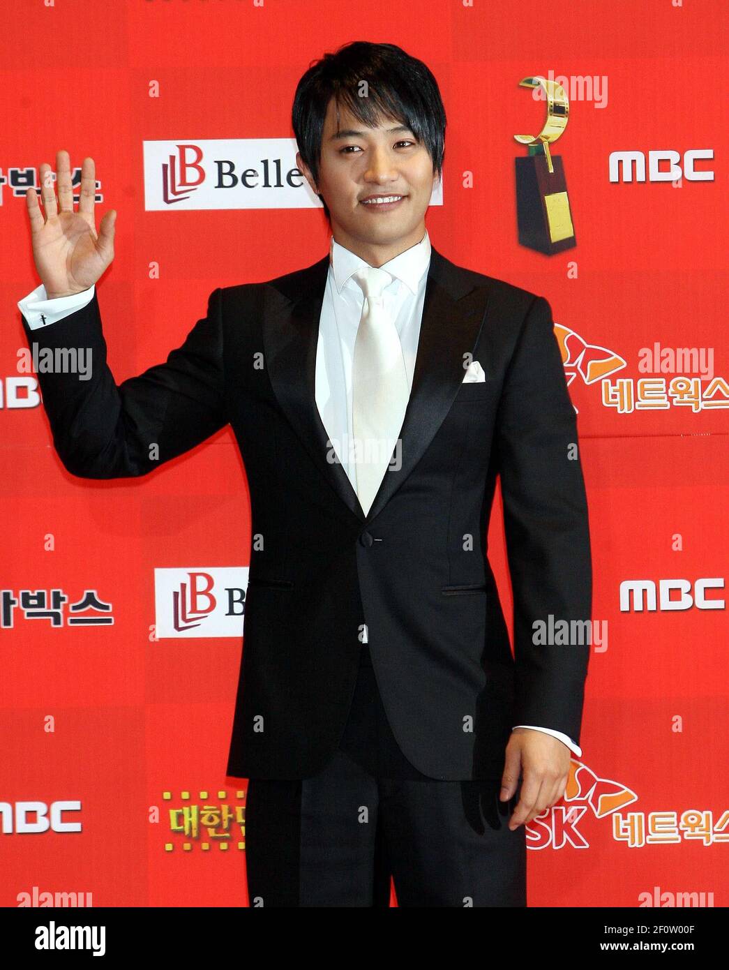 1 DECEMBER 2007 - SEOUL SOUTH KOREA - South Korean actor Jin Gu, poses ...