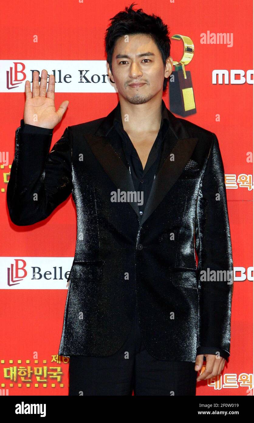 1 DECEMBER 2007 - SEOUL SOUTH KOREA - South Korean actor Joo Jin-Mo ...