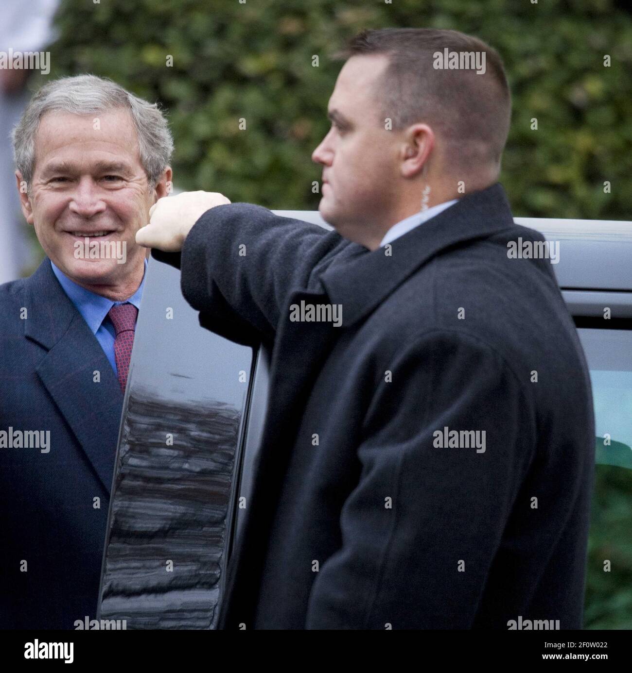 2 December 2007 - Washington, DC - US President George W. Bush walks to ...