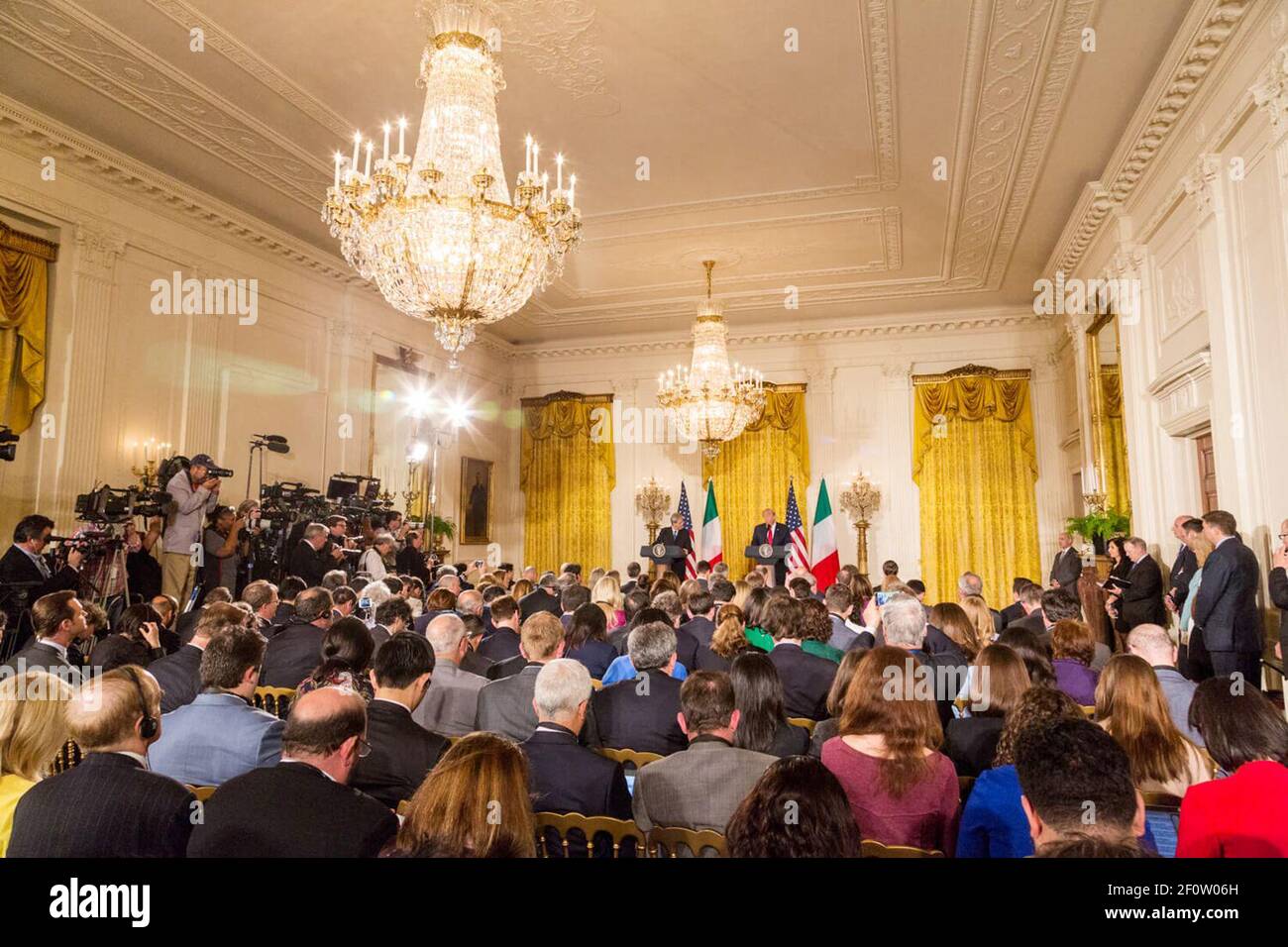 Archival east room white house hi-res stock photography and images - Alamy