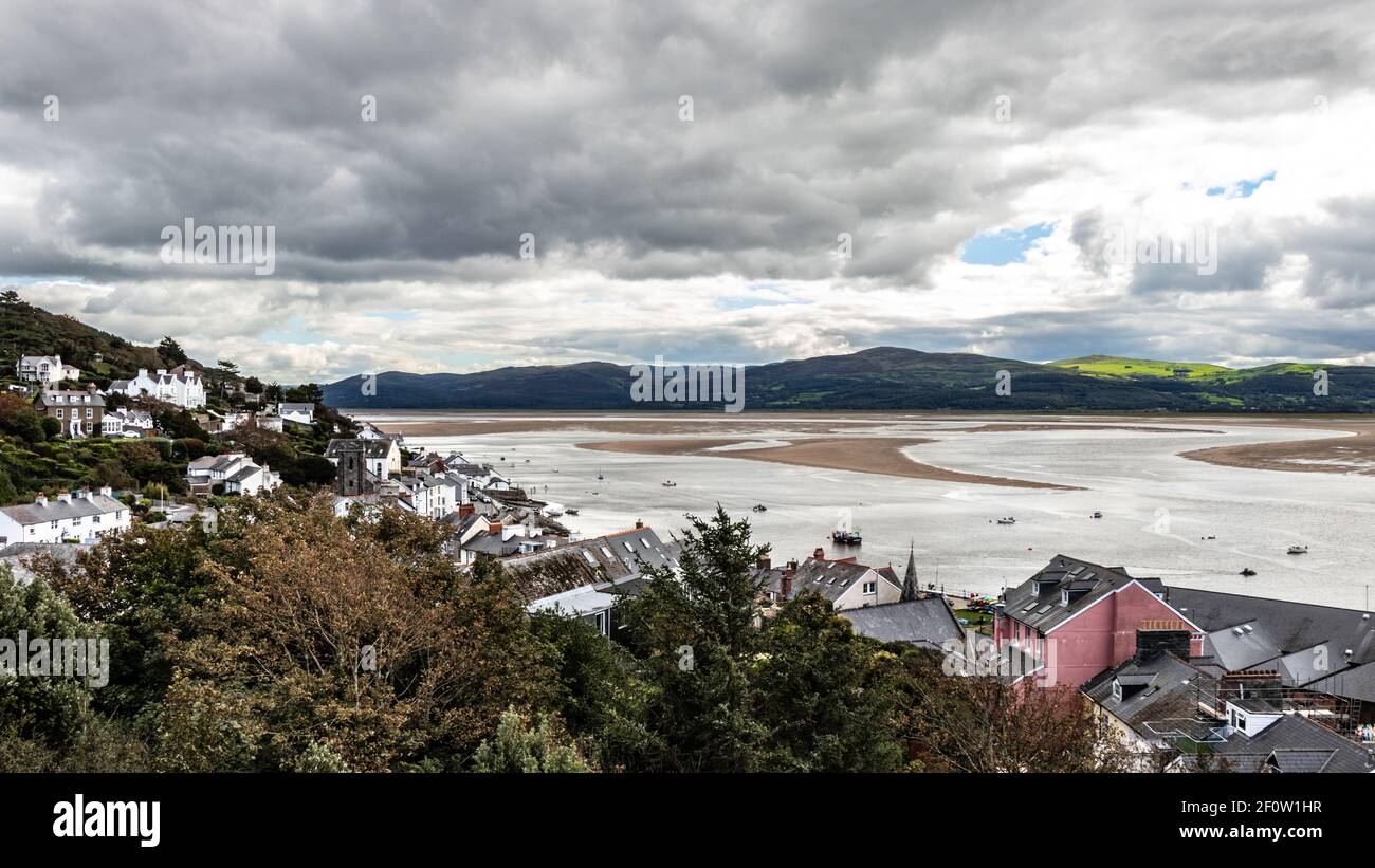 Village of aberdovey aberdyfi hi-res stock photography and images - Alamy