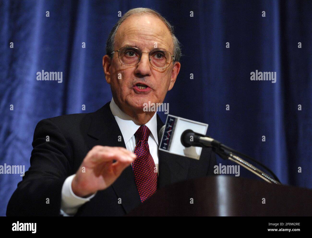 13 December 2007 - New York , NY - George J. Mitchell holds a press ...