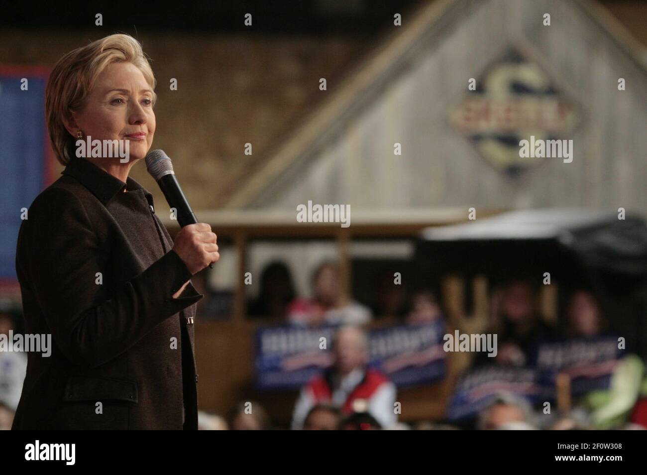 15 December 2007- Coralville, Iowa- Presidential hopeful Sen. Hillary ...
