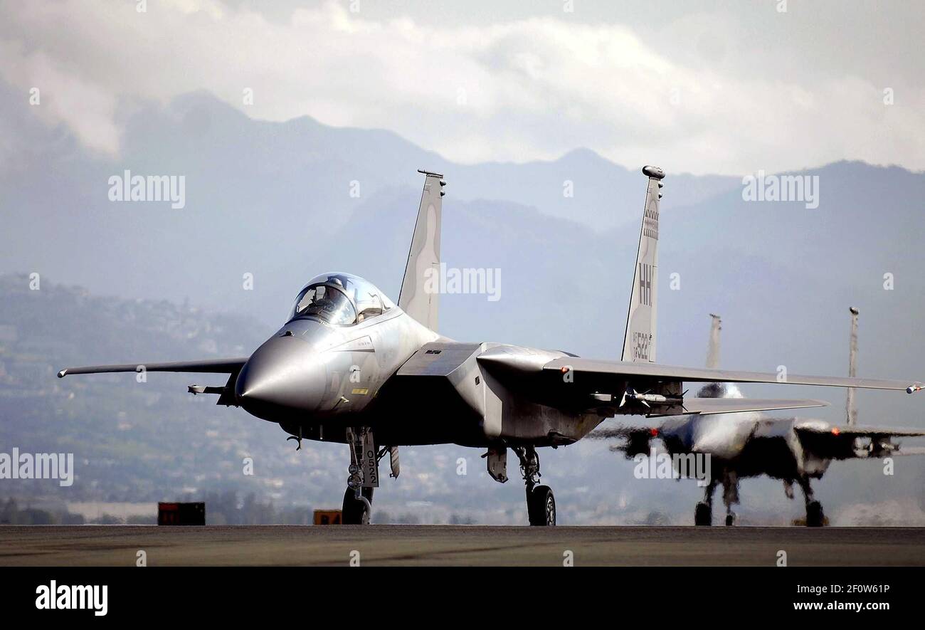 9 January 2008 - Hickam Air Force Base, Hawaii - An F-15A Eagle returns ...
