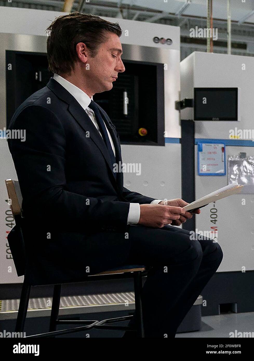 David muir hi-res stock photography and images - Alamy