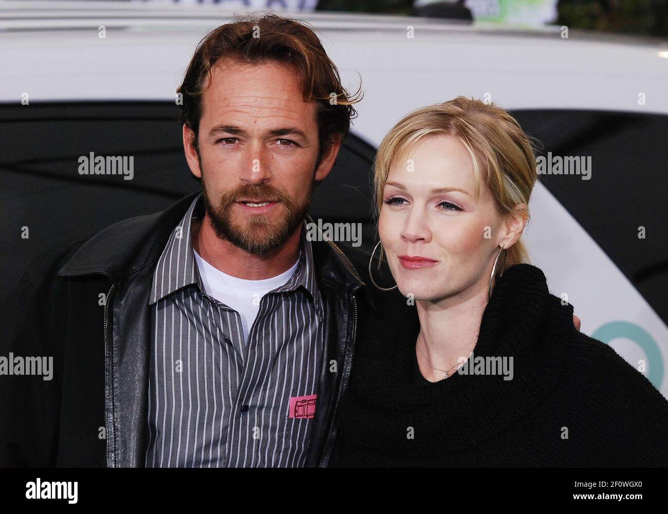 Luke Perry and Jennie Garth. 19 February 2008 - Burbank, California ...