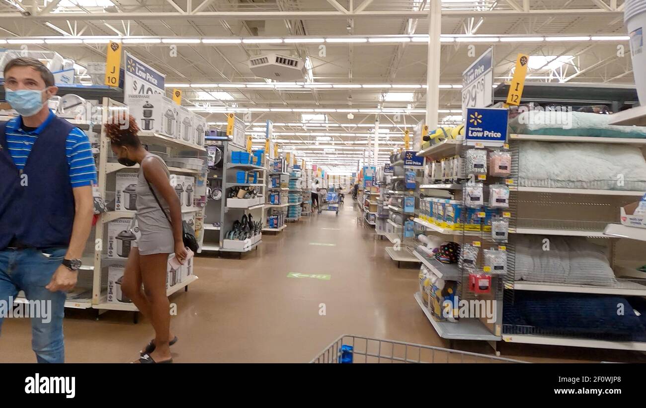 Centerville, Ga / USA - 07 25 20: Walmart customer and worker wear face ...