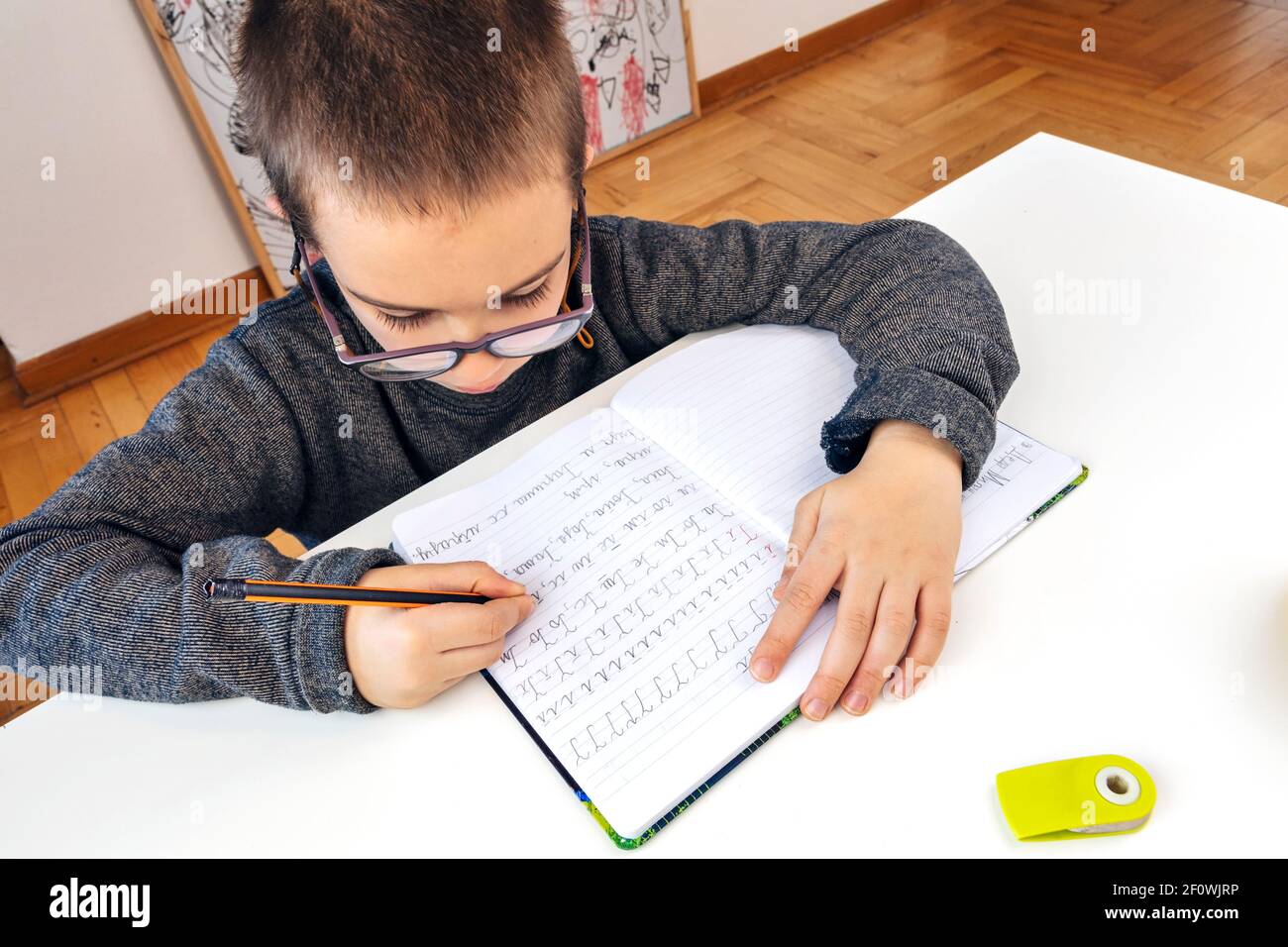 Teen writing home desk hi-res stock photography and images - Alamy