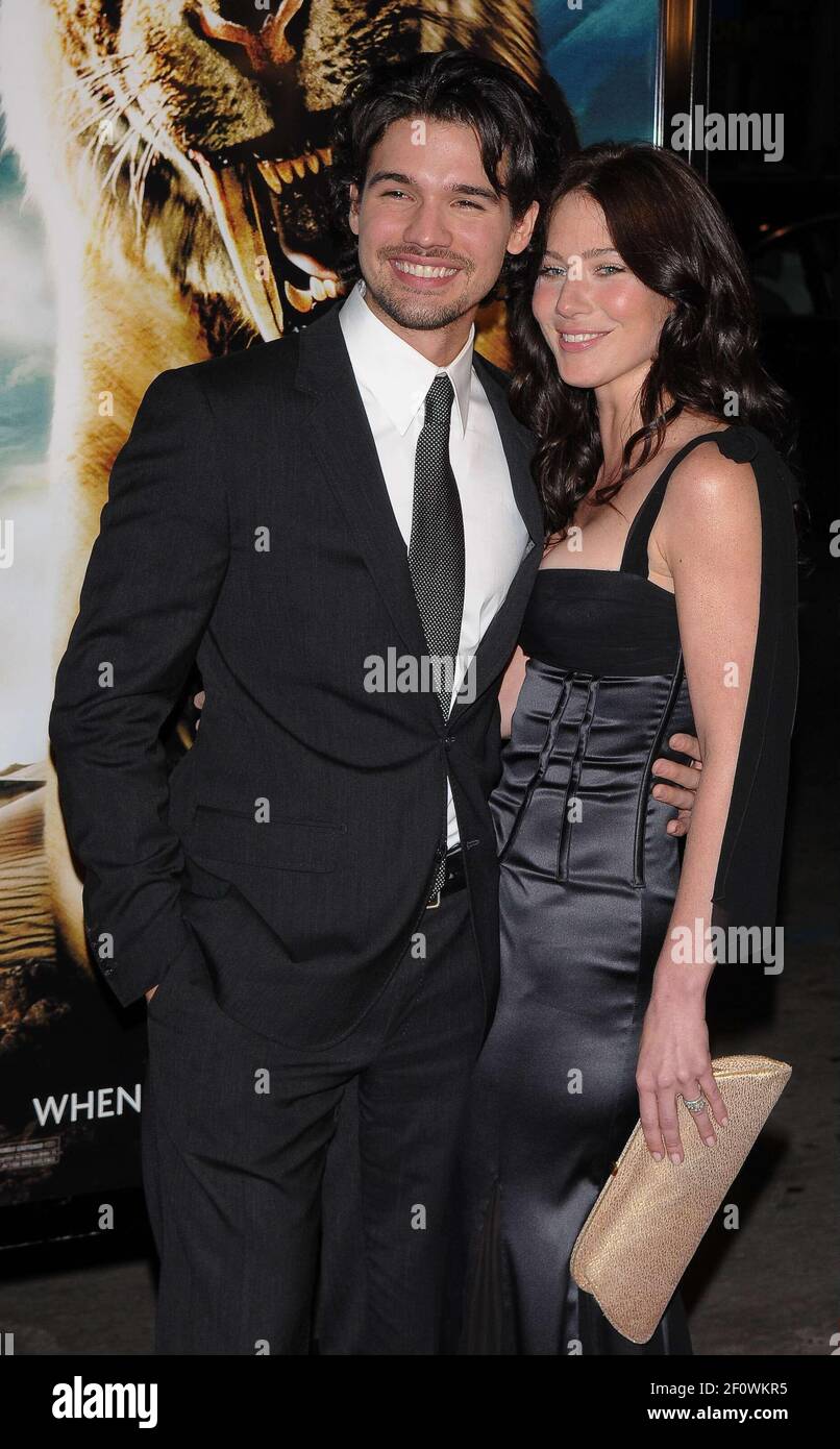 Steven Strait and wife Lynn Collins. 5 March 2008 - Hollywood ...