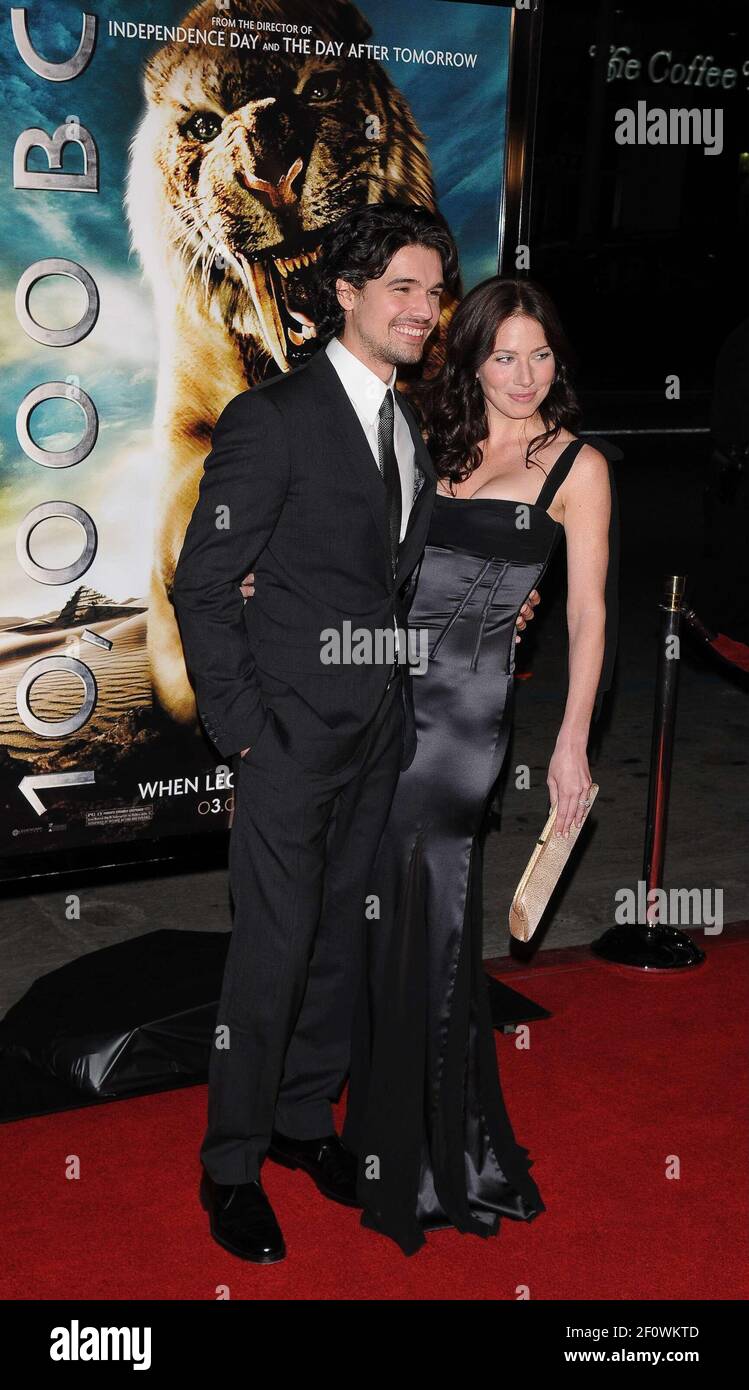 Steven Strait and wife Lynn Collins. 5 March 2008 - Hollywood ...