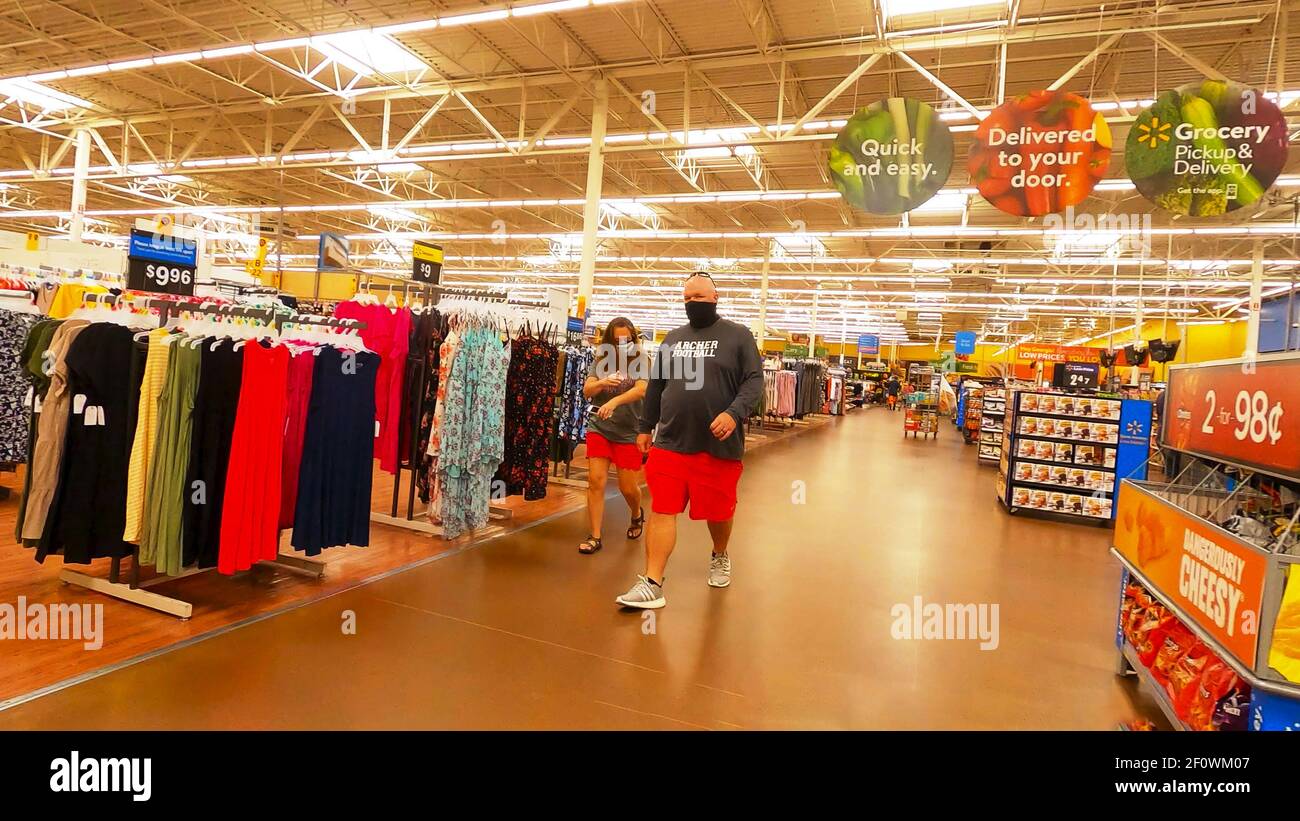 Female walmart hi-res stock photography and images - Alamy