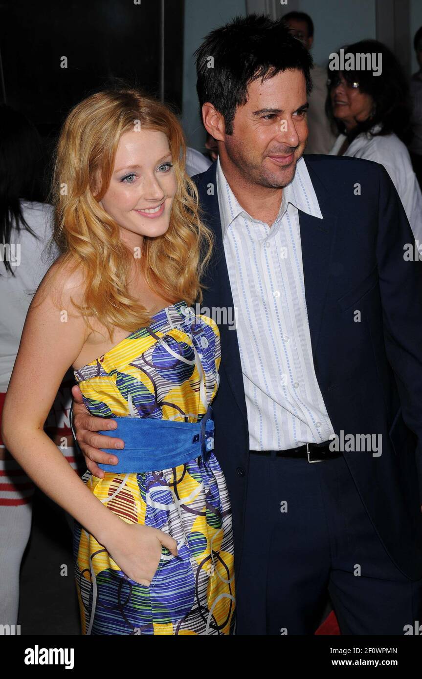 Jennifer Finnigan and husband Jonathan Silverman. 24 March 2008 ...