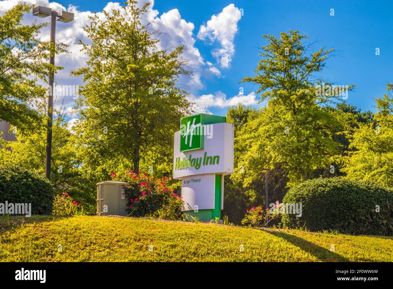 Atlanta, Ga / USA - 07 23 20: Holiday Inn street sign Stock Photo - Alamy