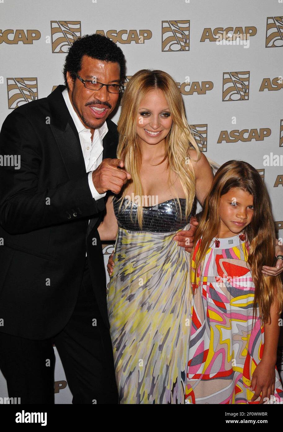 Lionel Richie and daughters Nicole Richie and Sophia Richie. 9 April ...