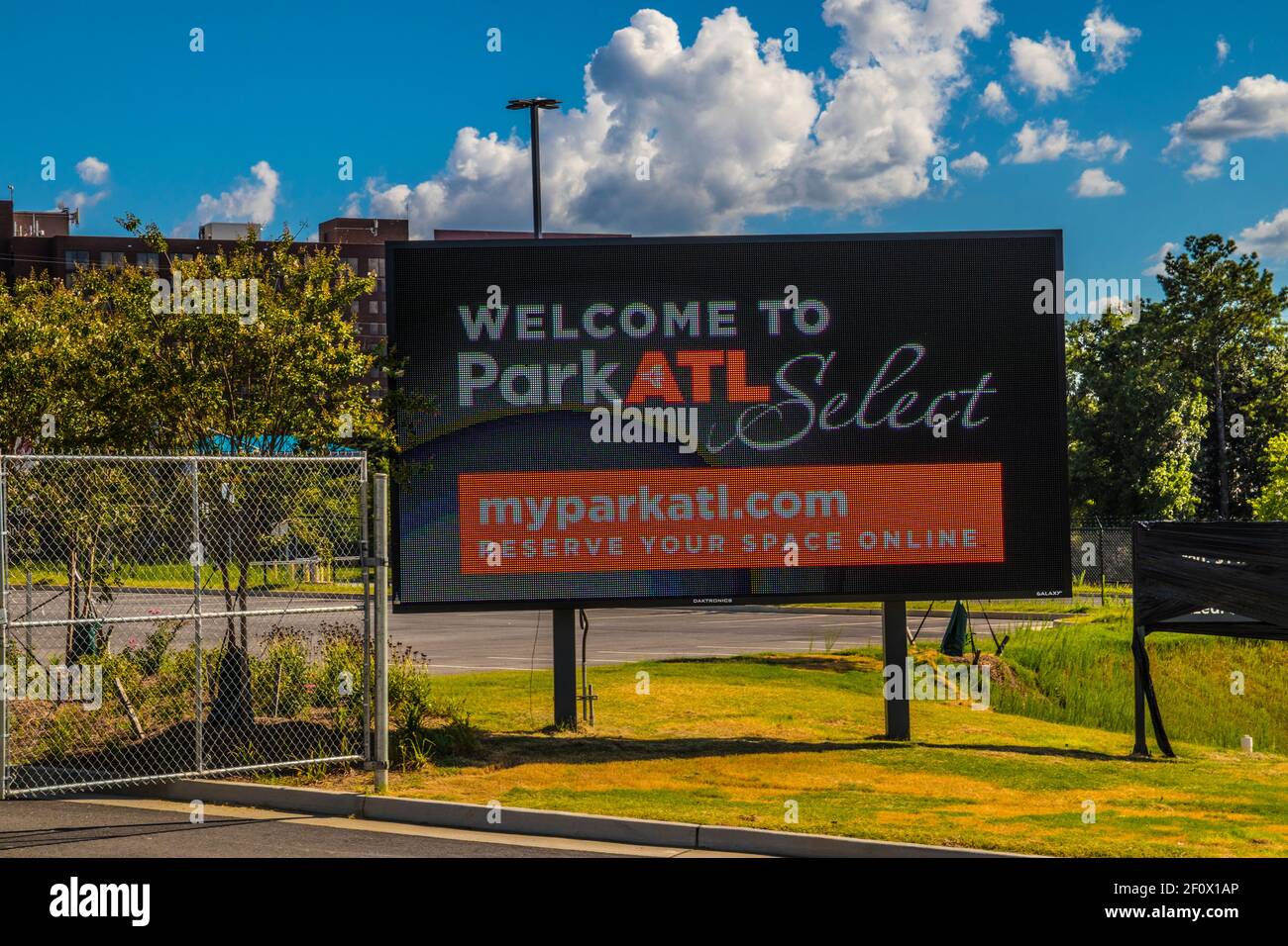 Atlanta, Ga / USA - 07 23 20: Park ATL Select parking sign Stock Photo ...