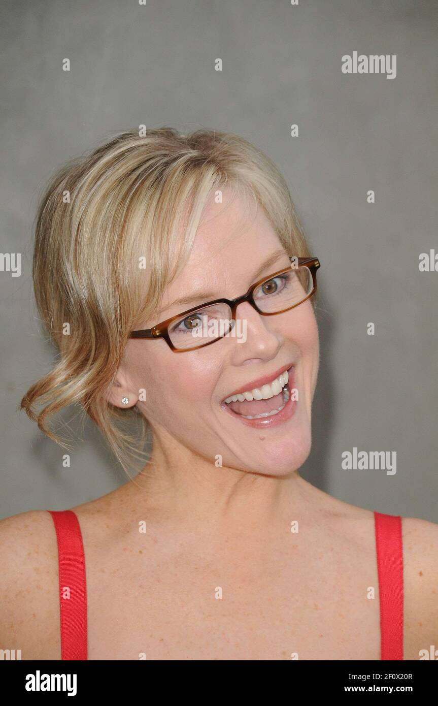 Rachael Harris Hot