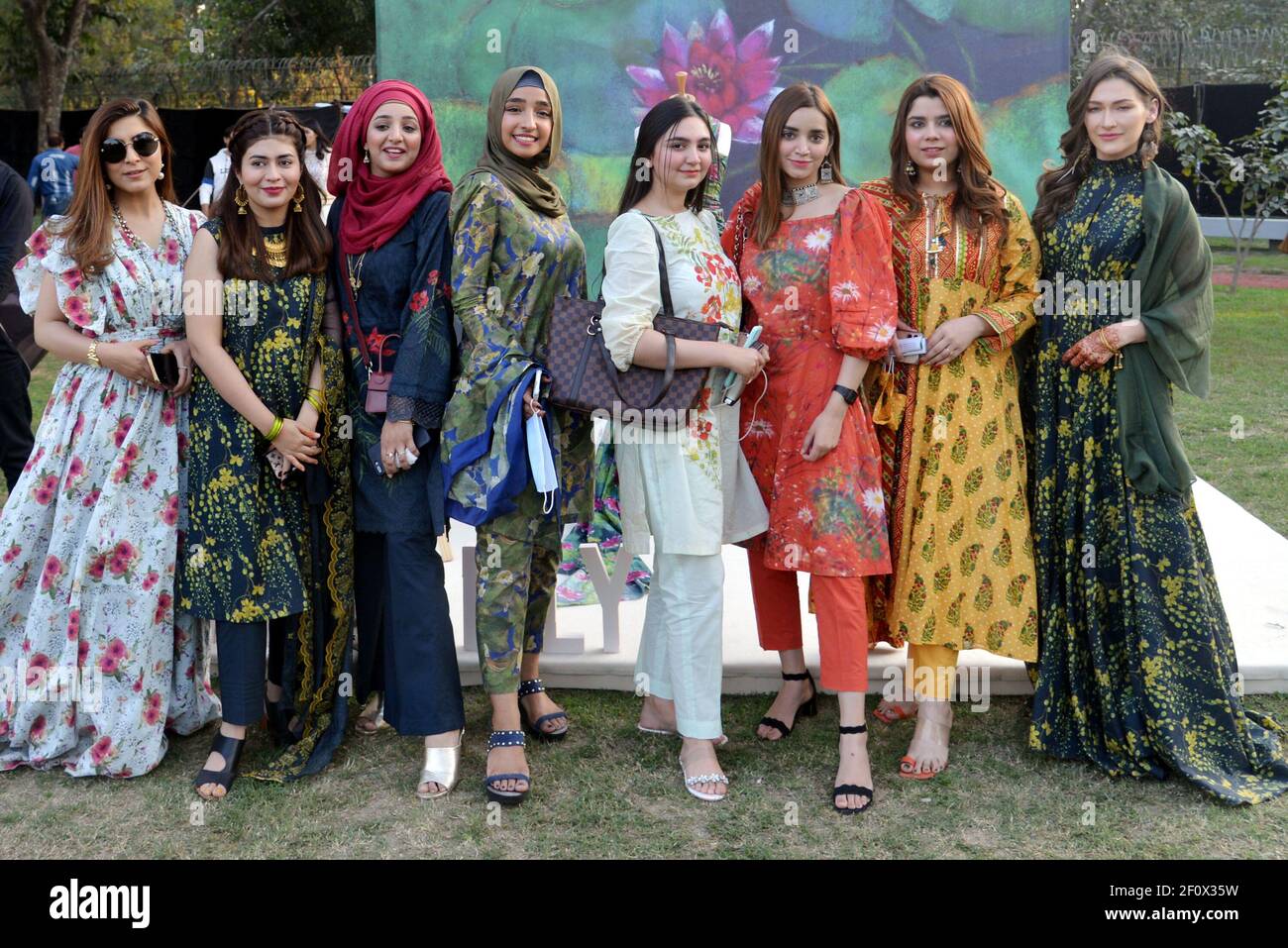 Pakistan Girl Wallpapers