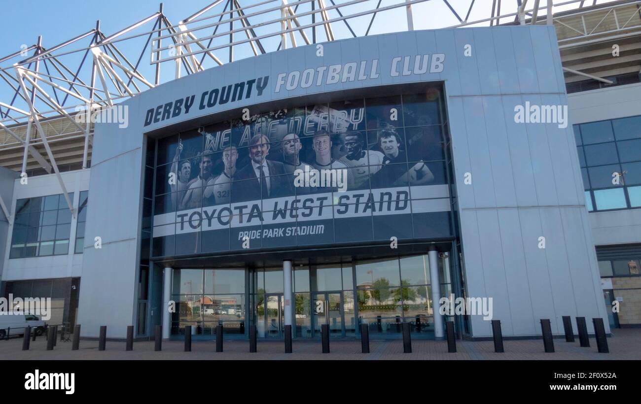 Derby county supporter hi-res stock photography and images - Alamy