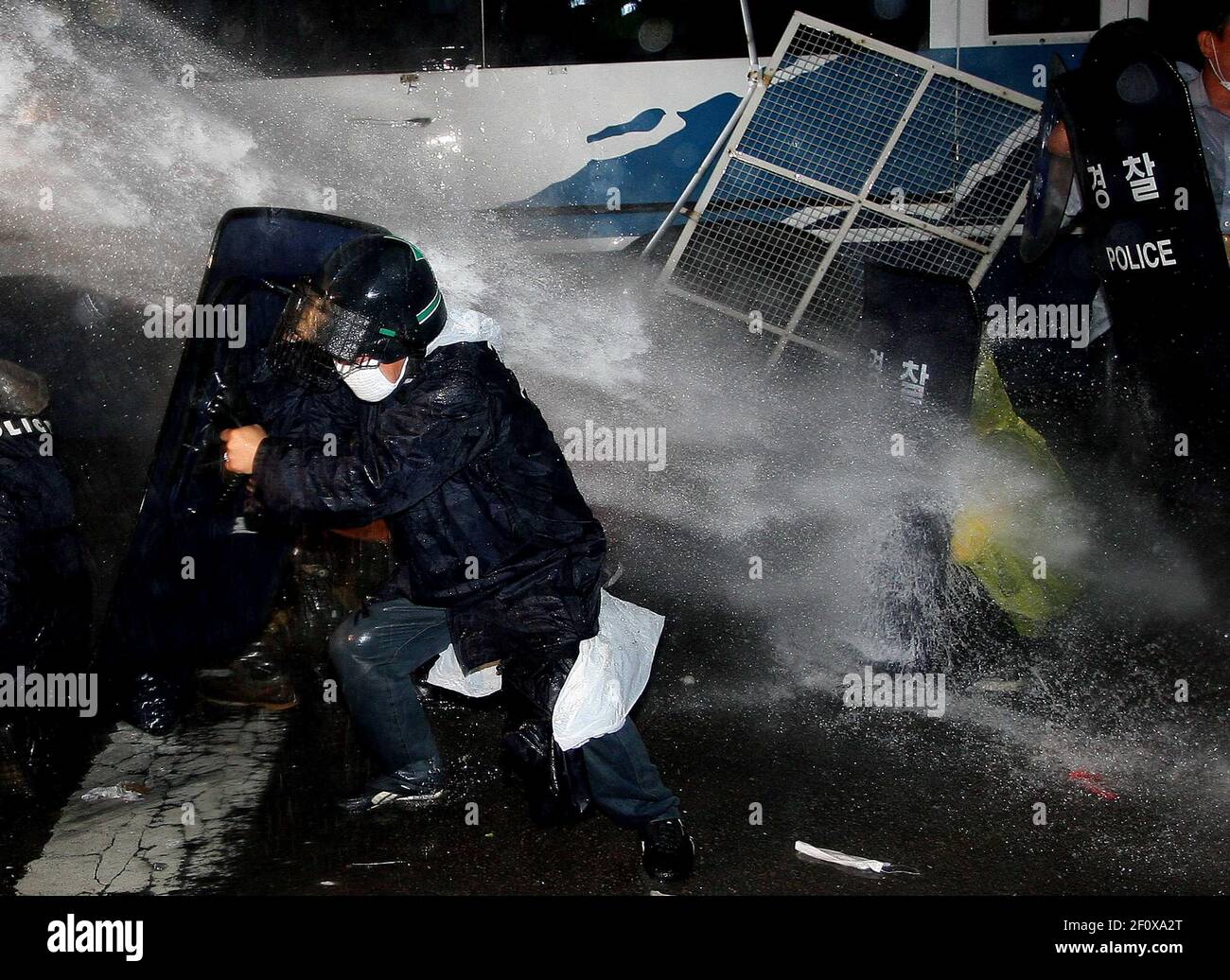 26 June 2008 - Seoul, South Korea - South Korean riot police clash with ...